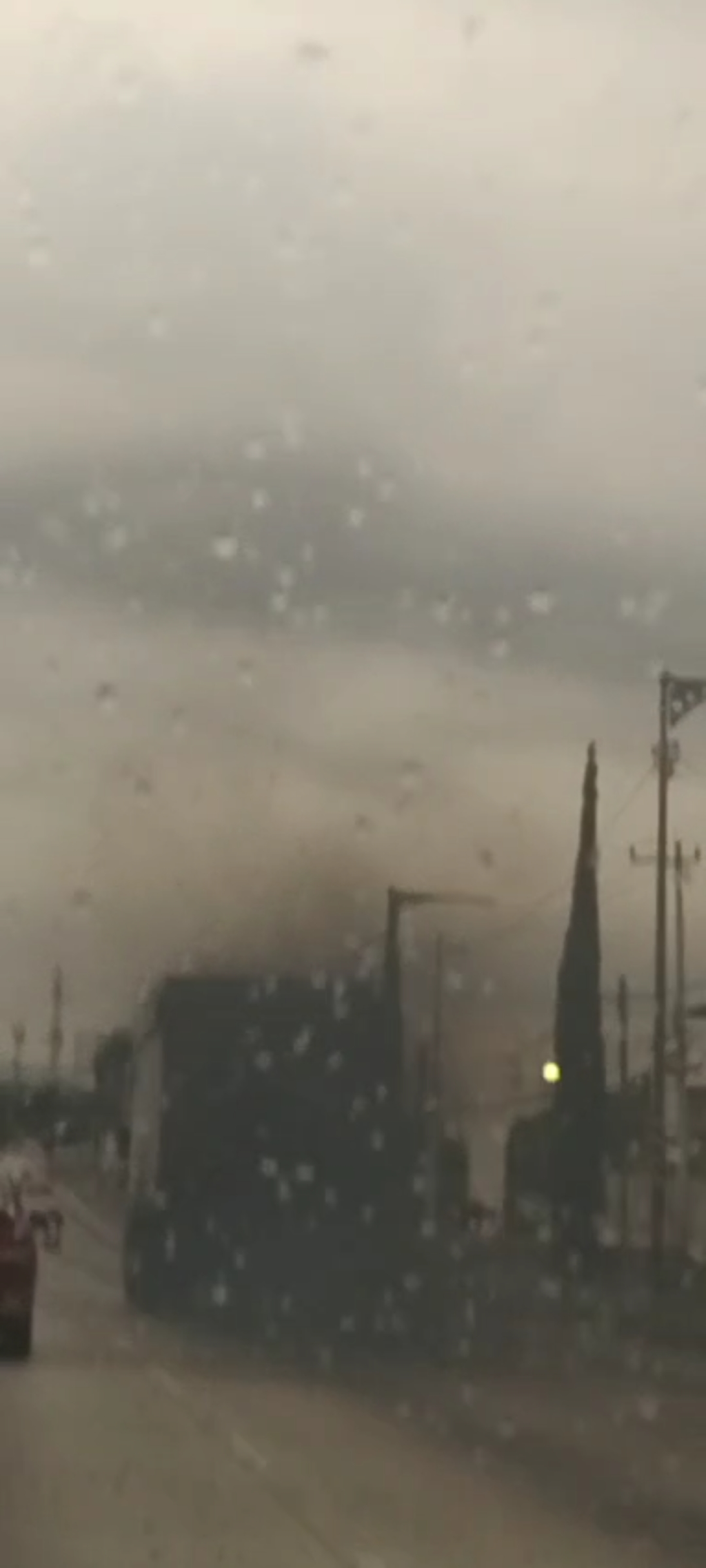 Camión Contaminando con Nube Negra la carretera México-Toluca México ...