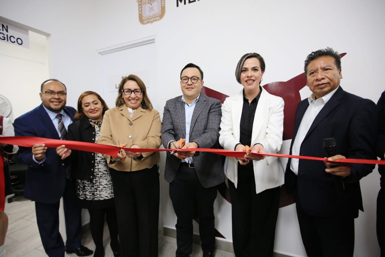Azucena Cisneros y Daniel Sibaja Inauguran módulo de licencias en Plaza ...