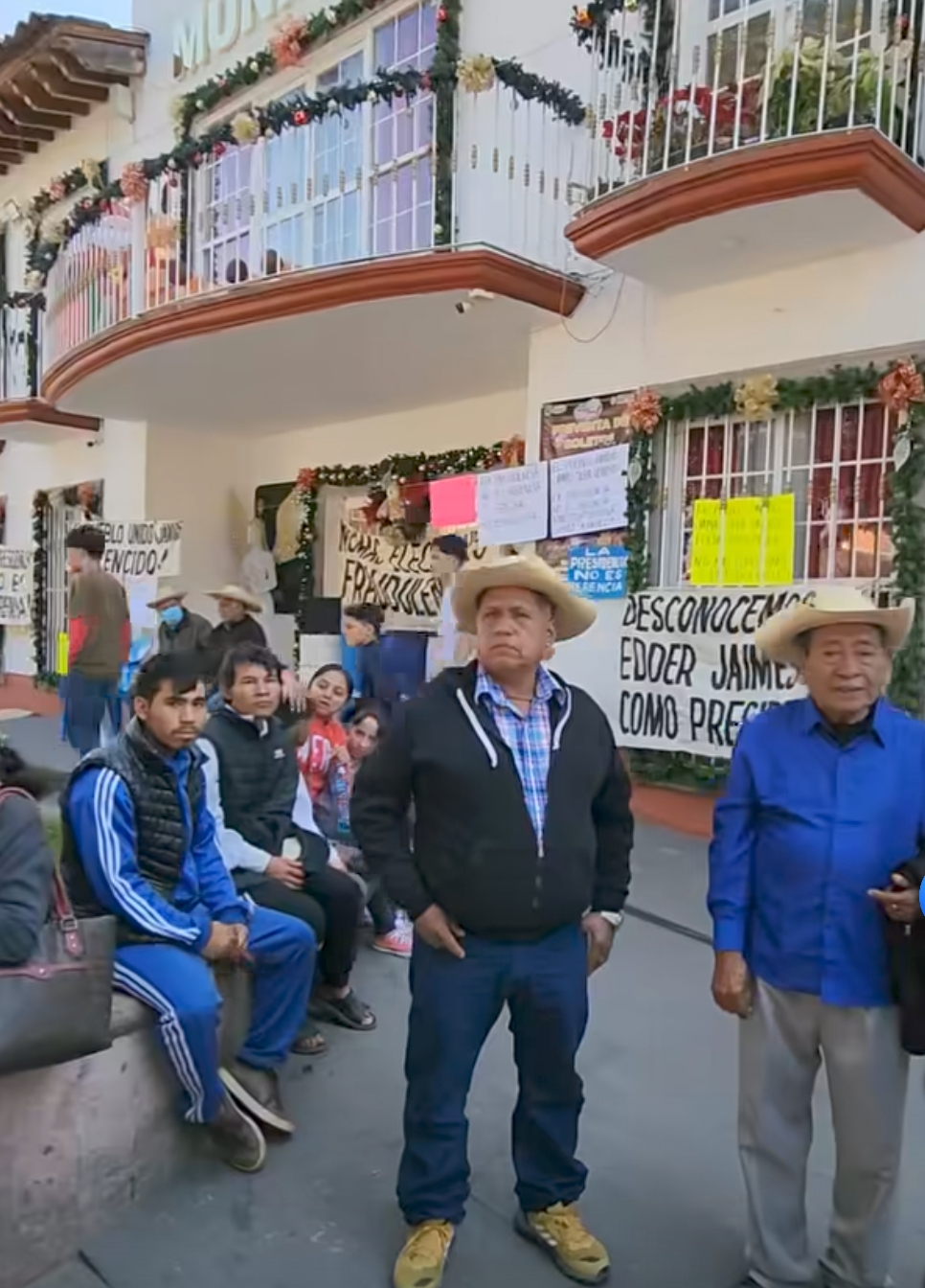 Manifestantes Toman Palacio Municipal de Luvianos Edomèx – EL LIBERAL ...