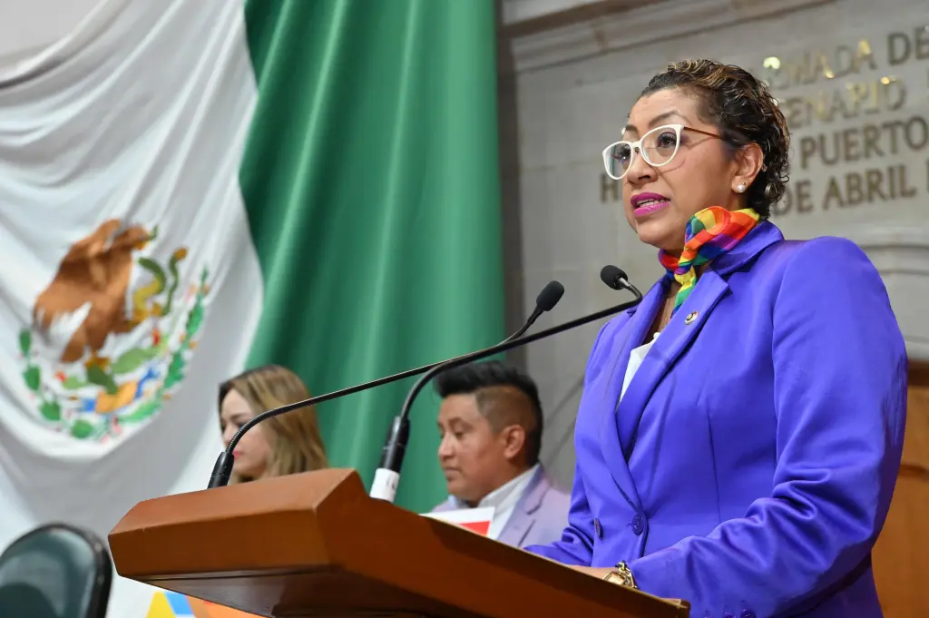 Plantean Luisa Navarro y Brenda Miranda, Baños Neutros en Escuelas – EL ...
